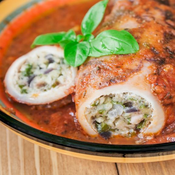 Siciliaanse gevulde inktvis met tomatensaus